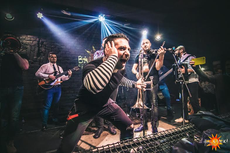 Mahala Rai Banda lanseaza single-ul si videoclipul "Kan Mahala ...